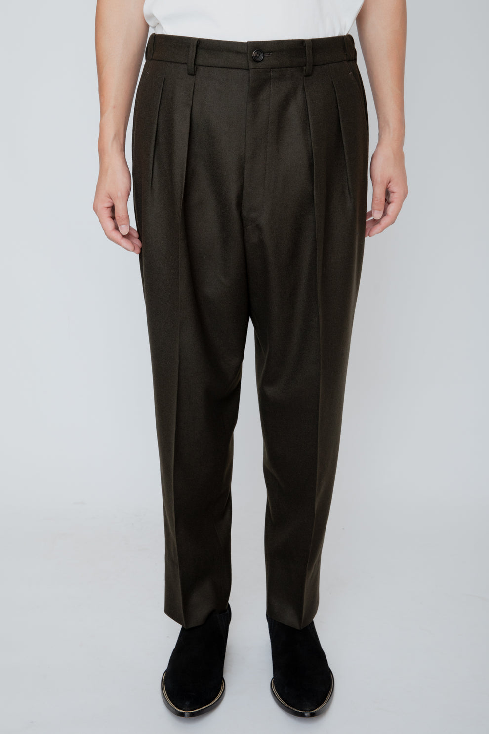 SHIRRING TROUSERS / DARK OLIVE – RAINMAKER KYOTO